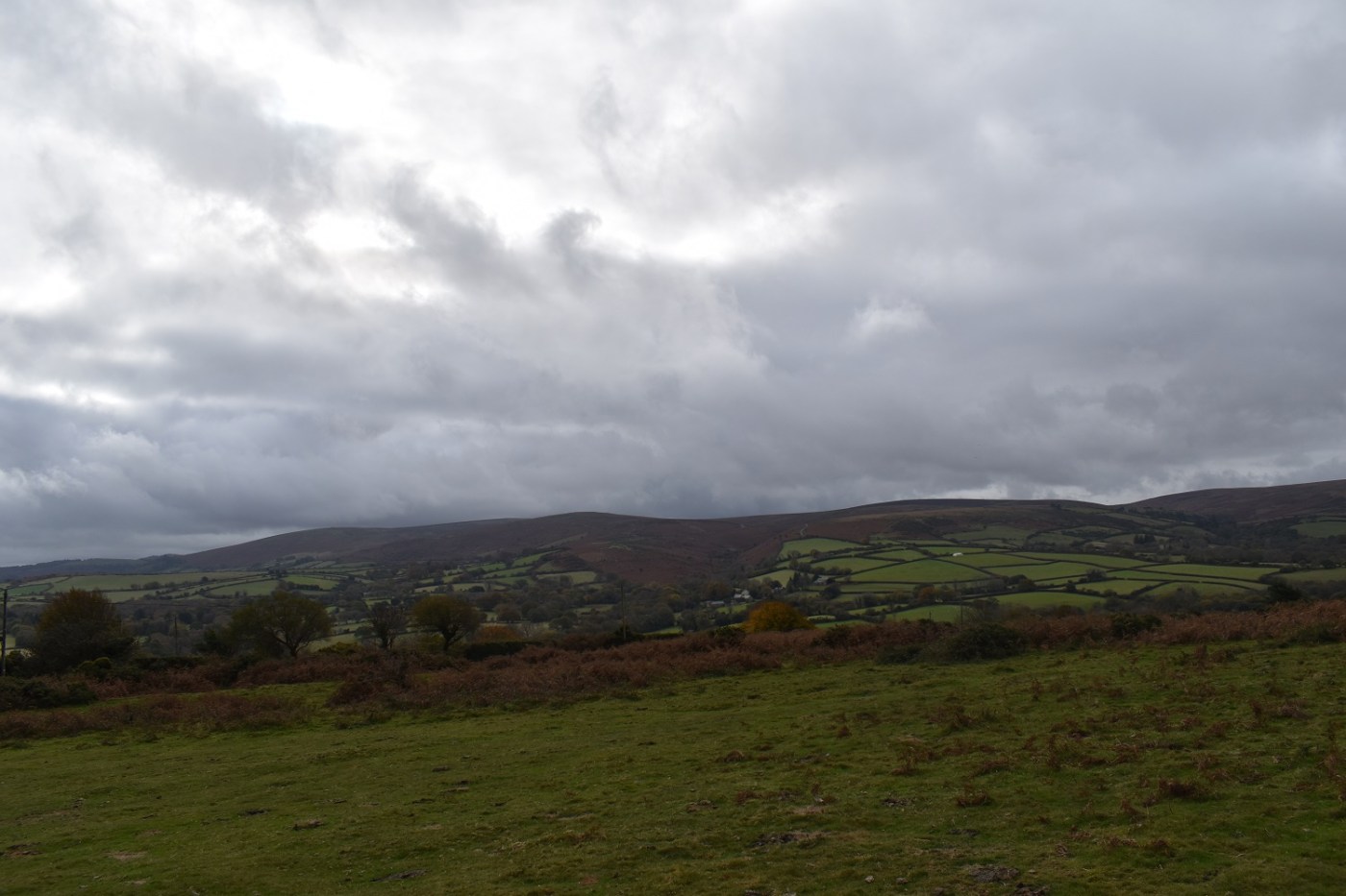 An autumnal walk around Meldon Hill and Kes Tor | treksandtors