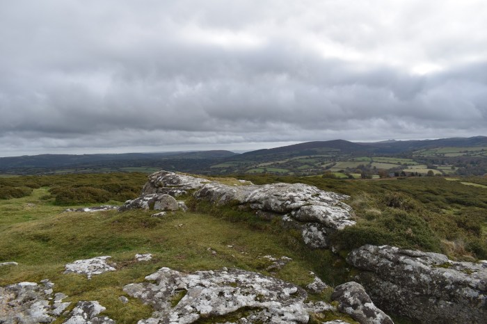 An autumnal walk around Meldon Hill and Kes Tor | treksandtors