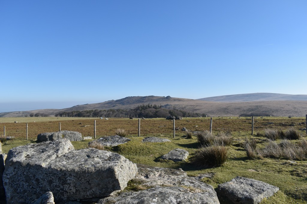 Sunshine at Cranmere Pool and Great Kneeset | treksandtors