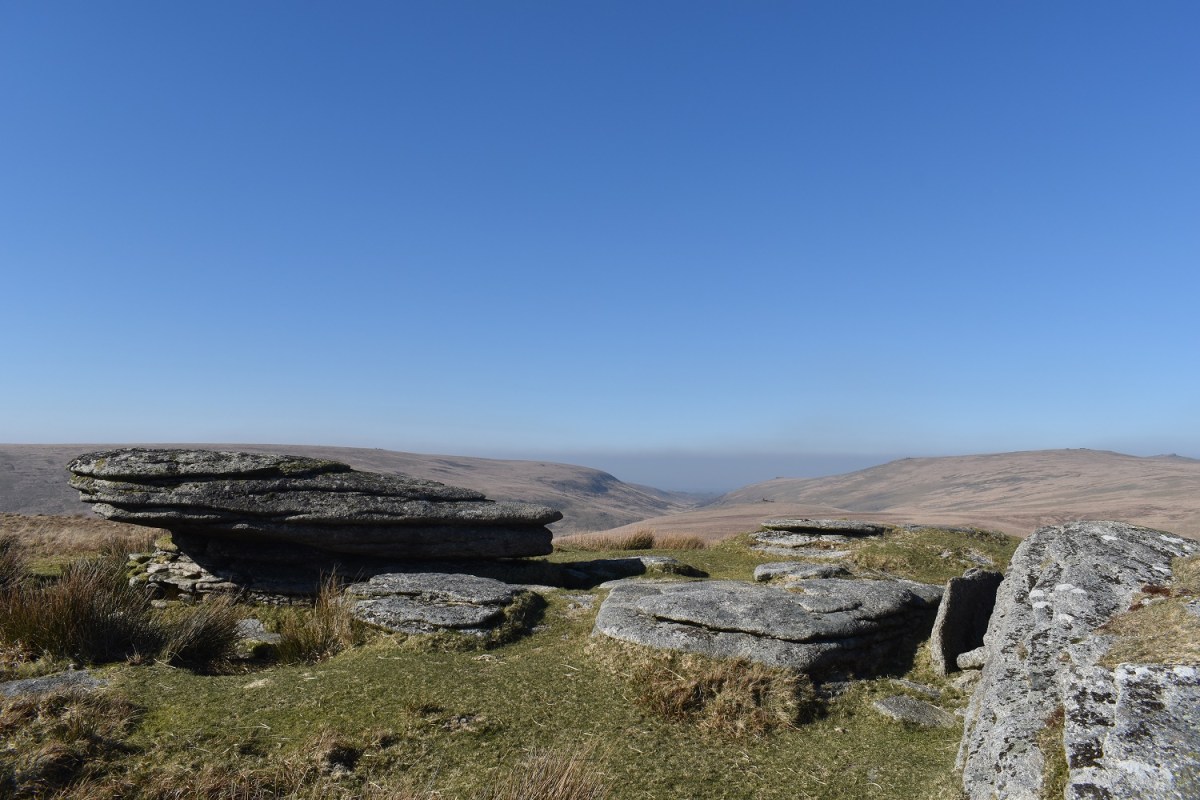 Sunshine at Cranmere Pool and Great Kneeset | treksandtors