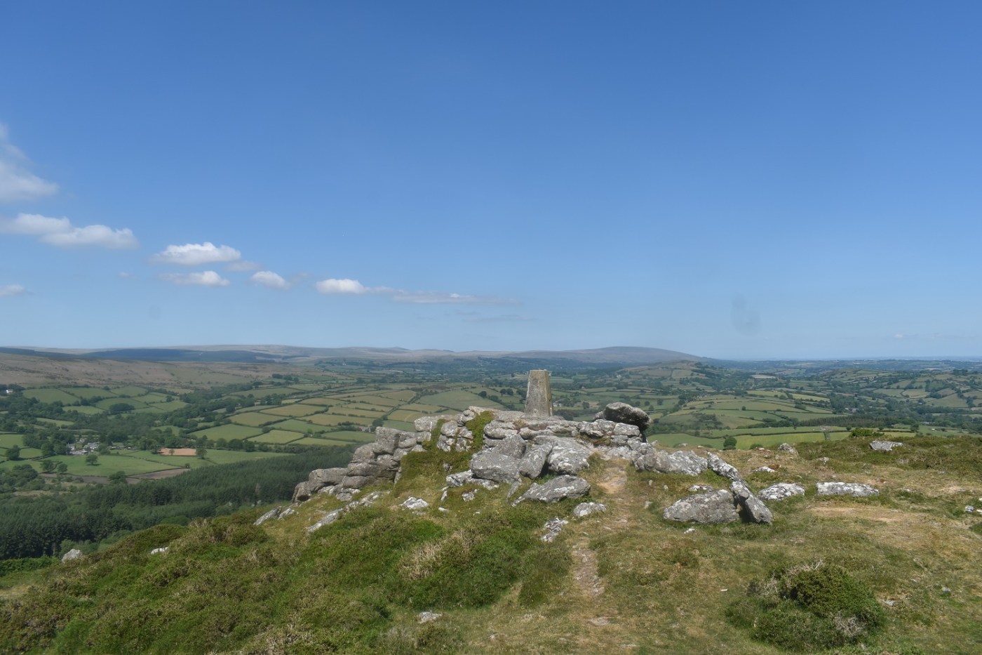 Easdon Tor, Neadon Cleave and Manaton | treksandtors