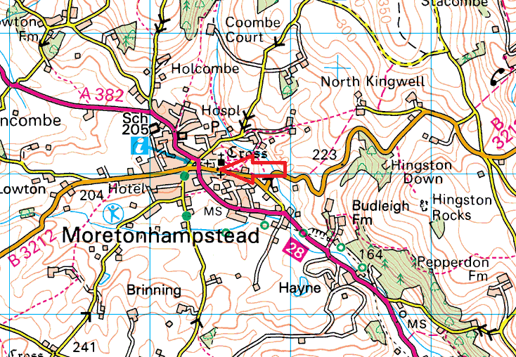 Moretonhampstead Village Cross | treksandtors