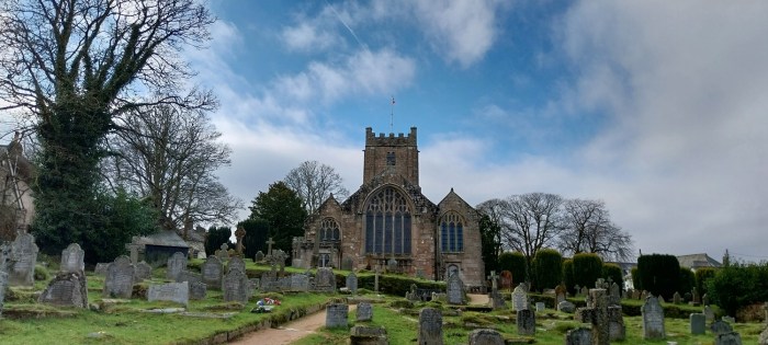 Chagford, Gidleigh Tor and Holystreet Manor | treksandtors